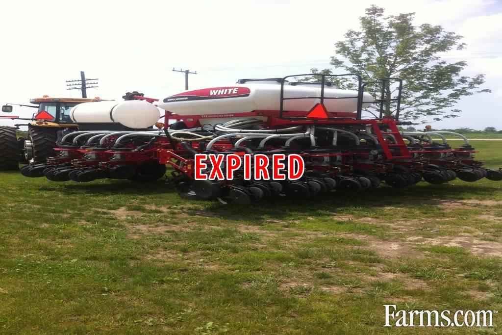 2012 White 8523 Planter for Sale | Farms.com